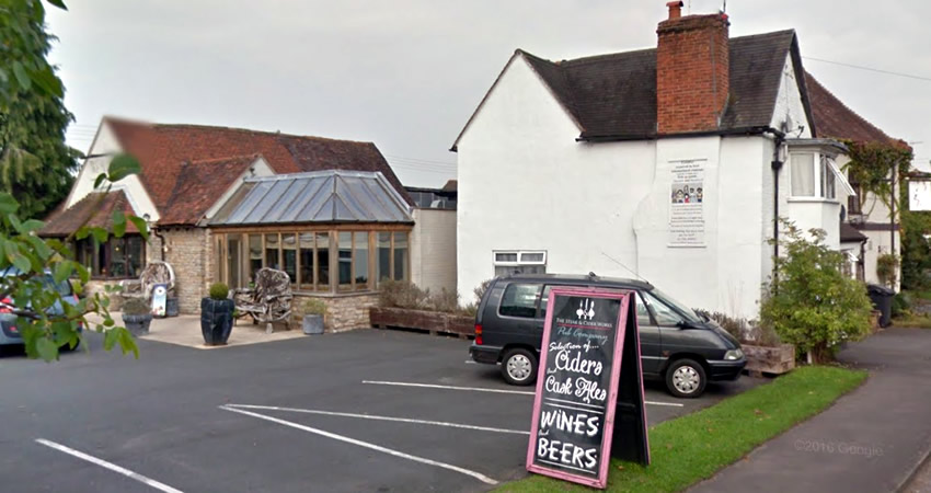 the huff cap alcester